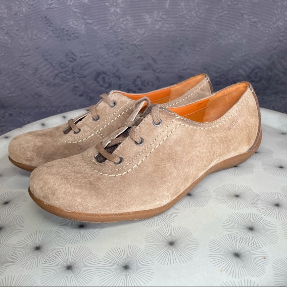 Merrell | Shoes | Merrell Otter Suede Casual Flats Low Top Sneakers ...